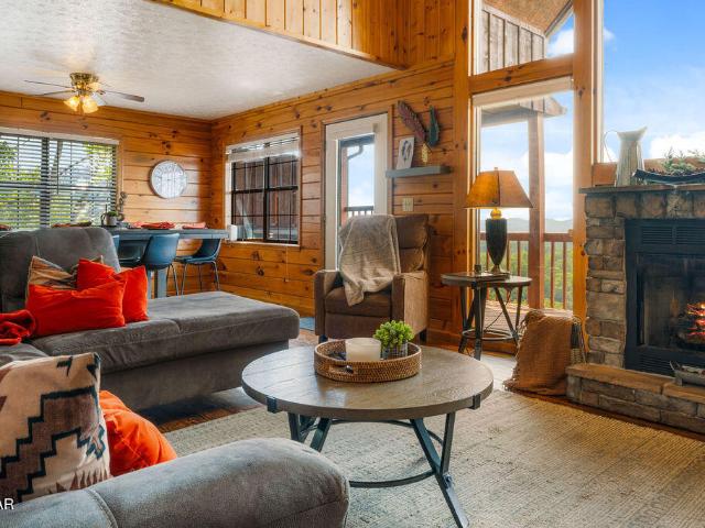 1582 Bears Den Way