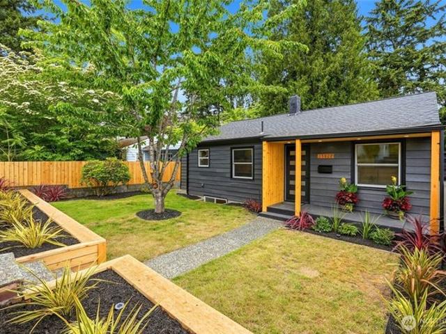 1582 th Ave NE, Shoreline, WA 98155