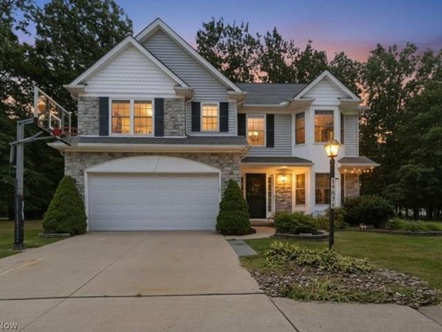 15831 Falmouth Oval, Middleburg Heights, OH 44130