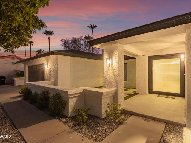 15832 N 62nd Place