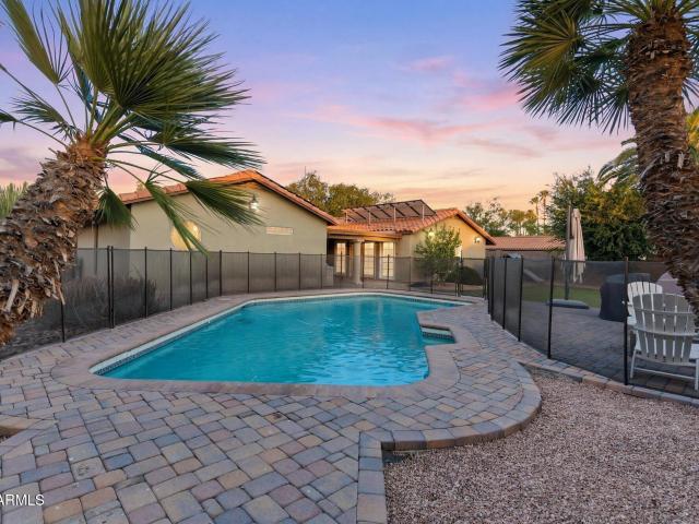 15834 N 6TH Place