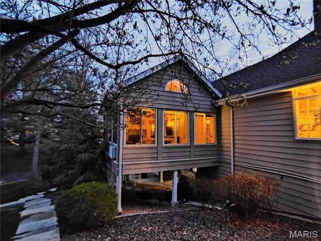 15838 Barons Way Dr, Chesterfield, MO 63017 | MLS #26010 | Compass