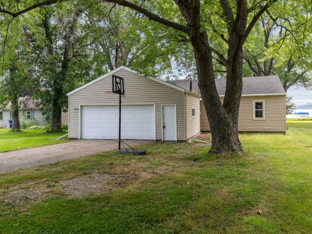 1583 butte des morts beach road
