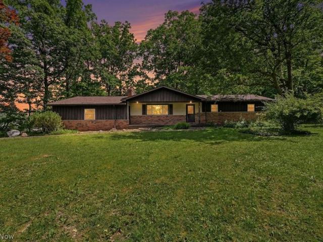 1583 S Carpenter Rd, Brunswick, OH 44212