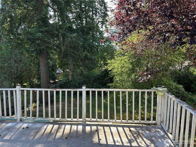 1583 th Ave NE, Shoreline, WA 98155