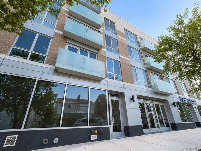 158 1 th Ave, Fresh Meadows, NY 11366