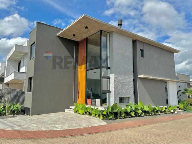 158 Área Útil Casa de Condomínio Alugar, 4 Dormitórios localizado em Rua das Cerejeiras, 43, Vale Ville, Gravataí, Rio Grande do Sul, 94070608 | Brasil
