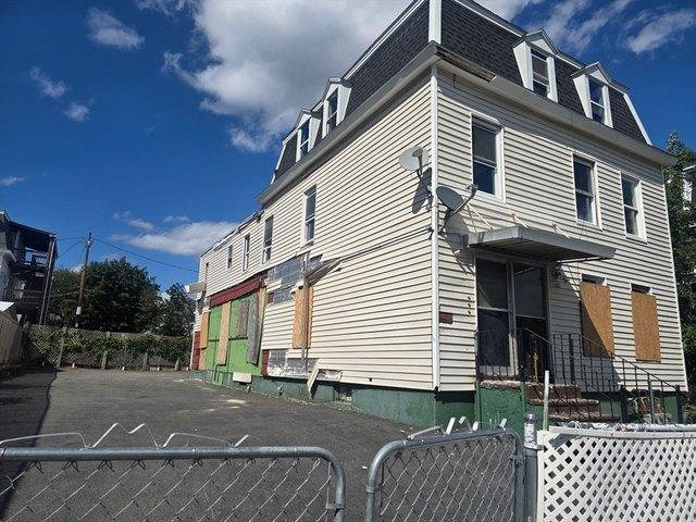 158 Austin St, Worcester, MA 01609