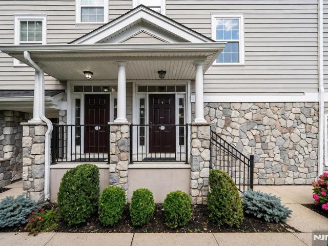 158 George Russell Way