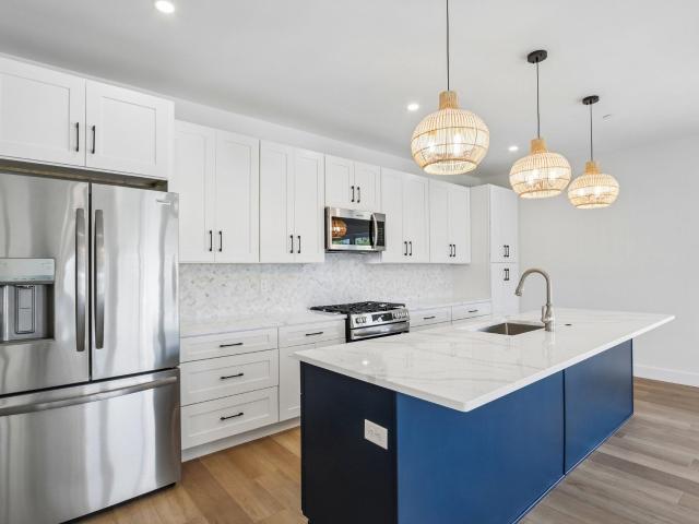 158 E Garfield