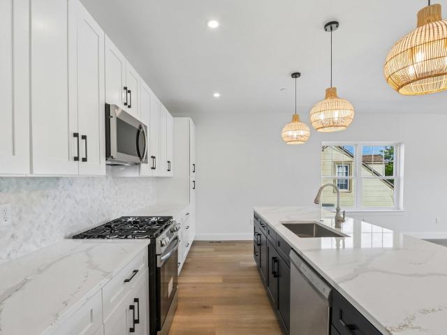 158 E Garfield