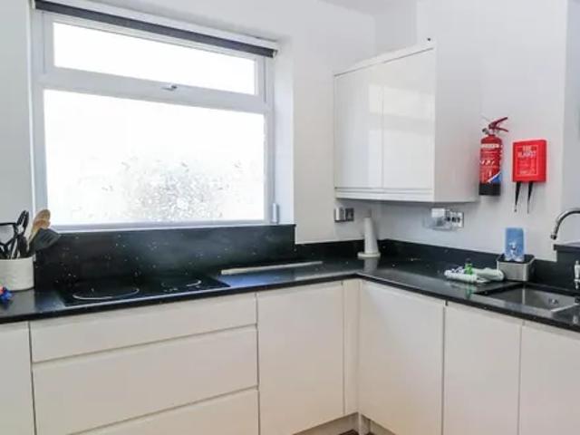 158 Kings Road West | Studio townhouse for rent #165115581 | Rentberry
