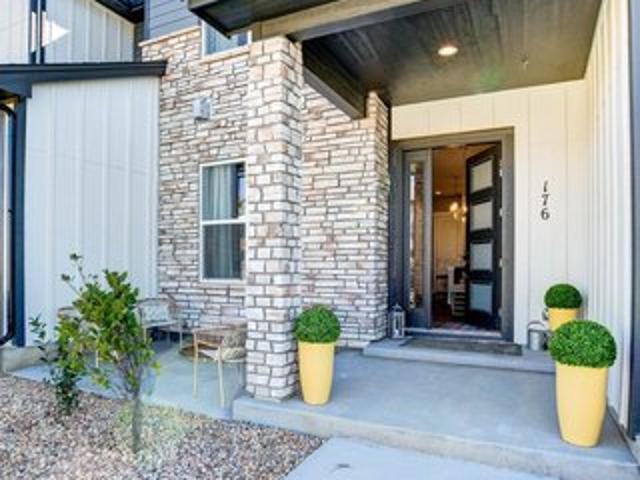 158 High Point Dr, Longmont, CO 80504