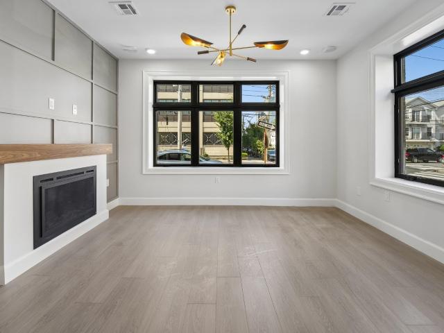 158 Oakland Ave # 1A
