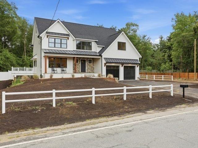 158 Lake St, Wilmington, MA 01887