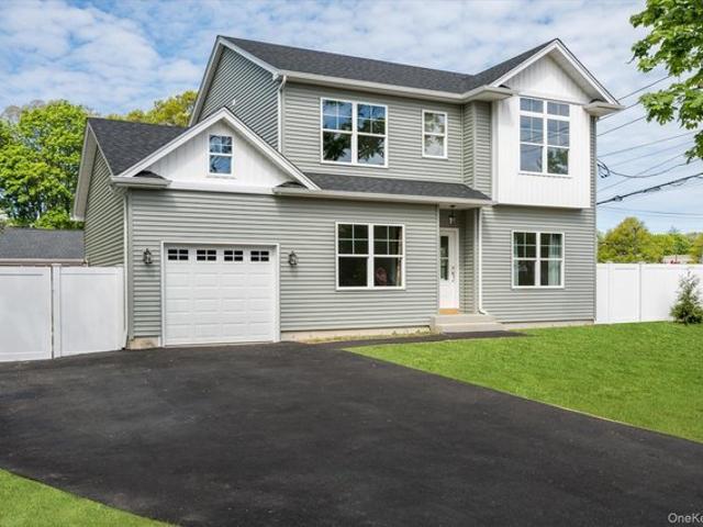 158 Mount Vernon Ave, Patchogue, NY 11772