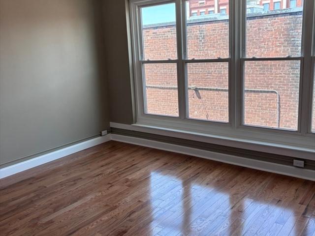 158 Main St # 9