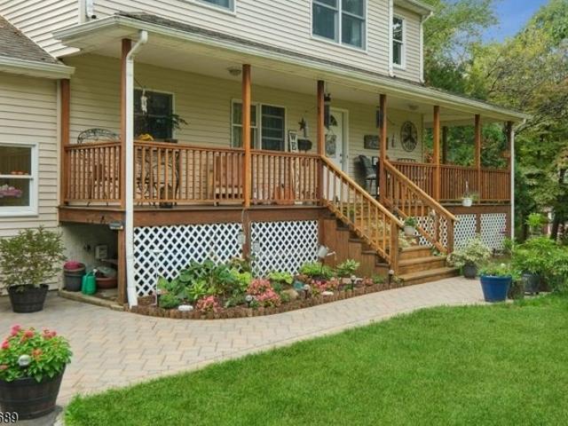 158 Maple St, New Providence, NJ 07974
