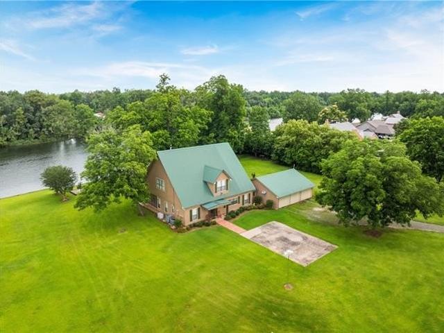158 Melrose Bend Blvd, Natchez, LA 71456