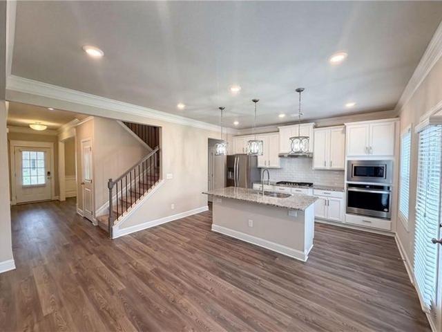 158 Mitchem Creek Dr, Loganville, GA 30052