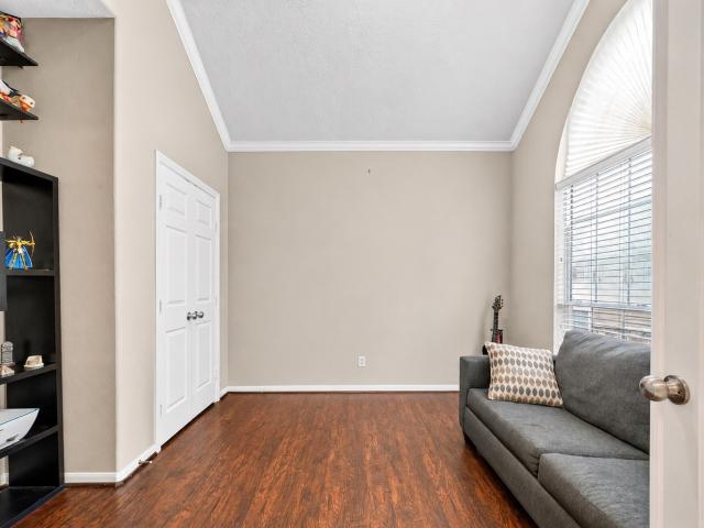 158 N Valley Oaks Circle