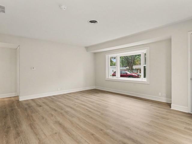 158 N Prairie Avenue