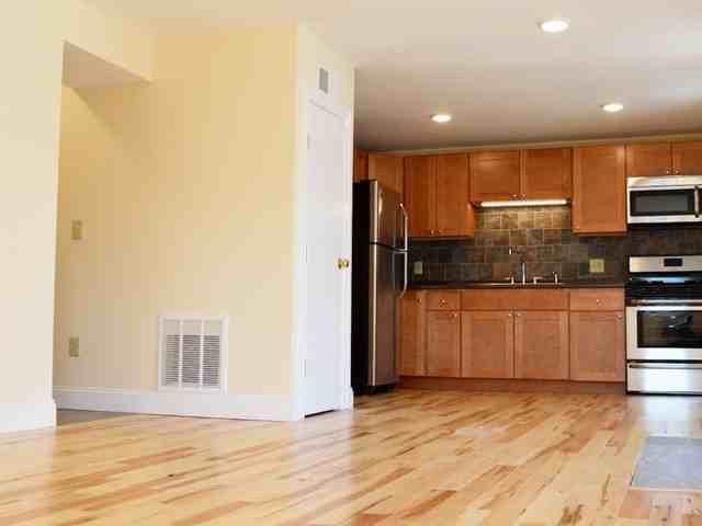 158 North St 3 Bedroom Apartment for Rent at 158 North Street, Burlington, VT 05401 Old North End