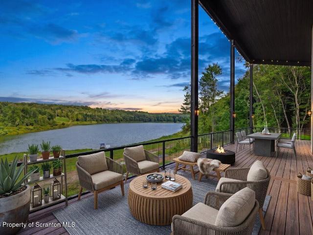 158 Nalla Lake Lane
