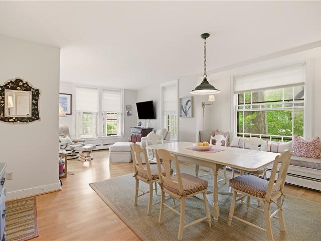 158 Narragansett Avenue I