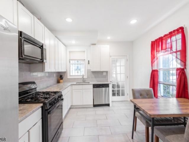 158 S Clinton St