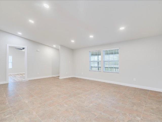 158 Shady Oaks Dr