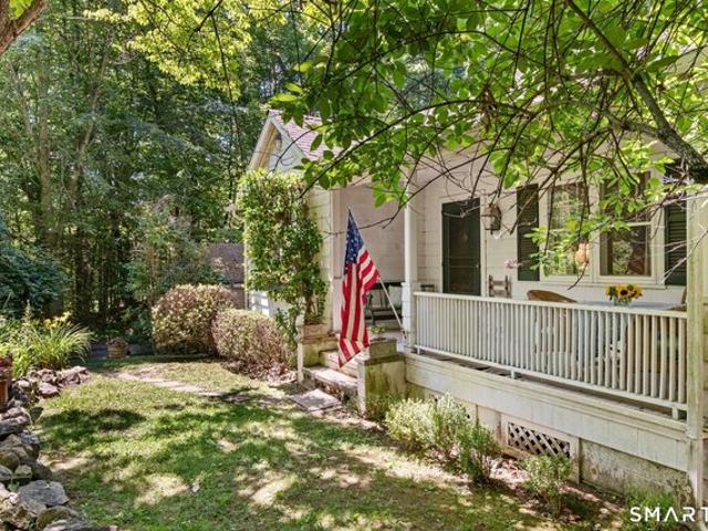 158 Spring Water Ln, New Canaan, CT 06840