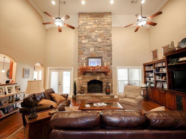 158 Pine Needles Dr