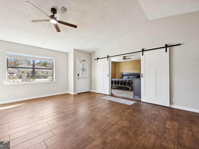 158 W Woodhaven Drive