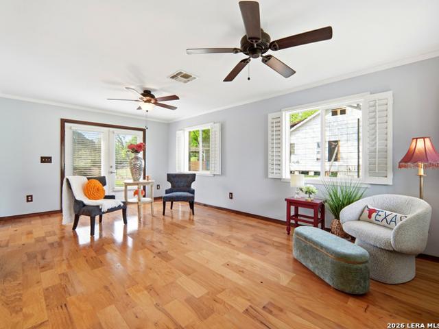 158 Travis St