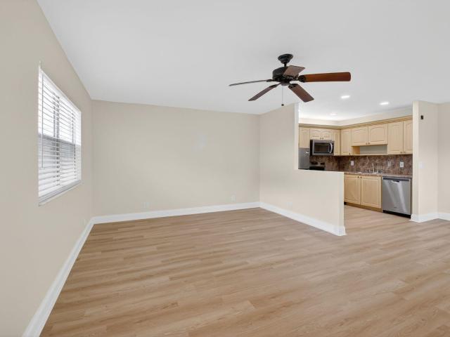 158 Valencia Dr, Delray Beach, FL 33446 | MLS #B26003