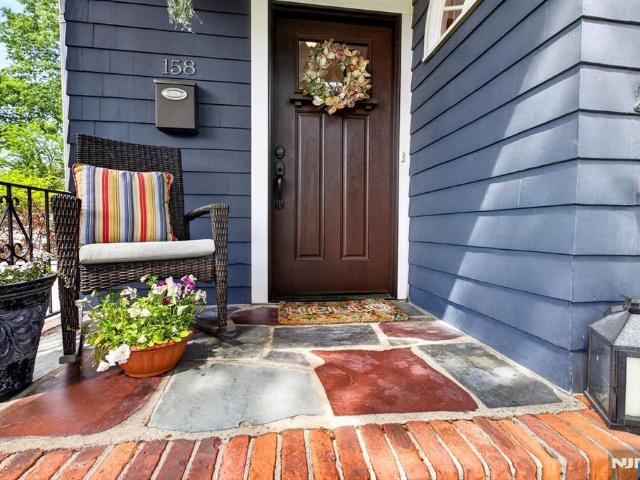 158 Vreeland Avenue