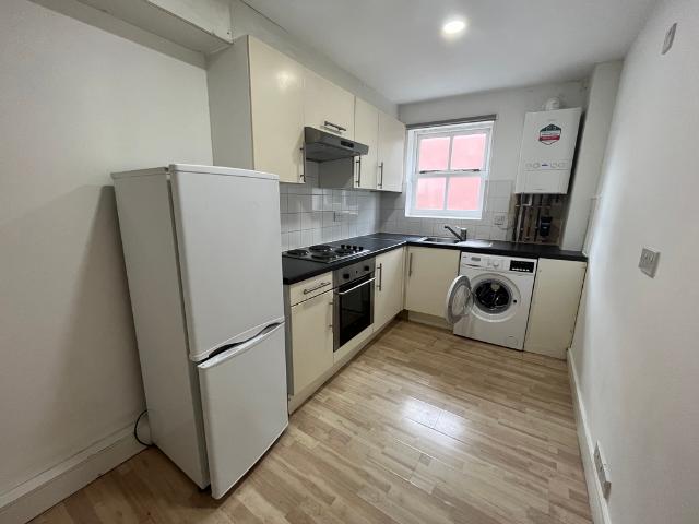 158A Woodsley Road, Flat 8, LS2 9LZ 2 bed flat to rent £1,034 pcm £239 pw