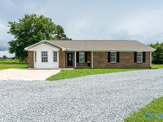 15940 Quinn Rd, Athens, AL 35611