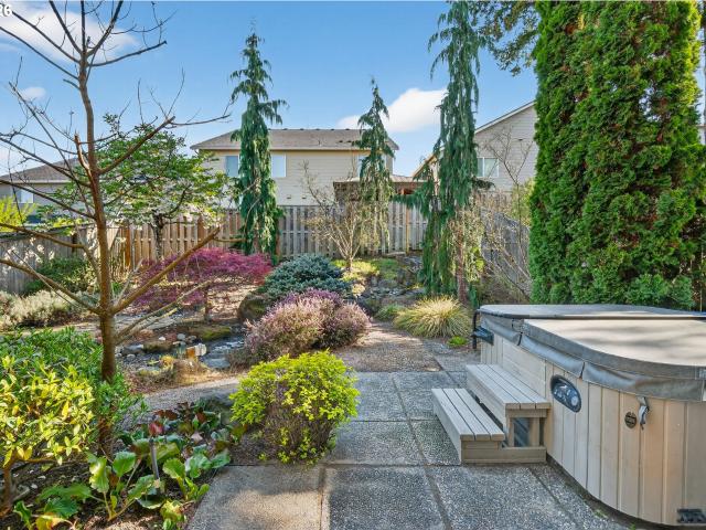 15940 sw snowy owl ln
