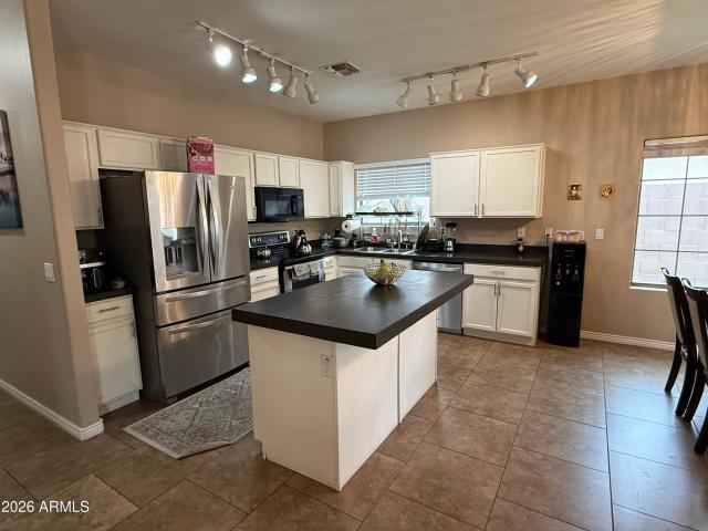 15946 W Port Royale Ln, Surprise, AZ 85379 | MLS #6985