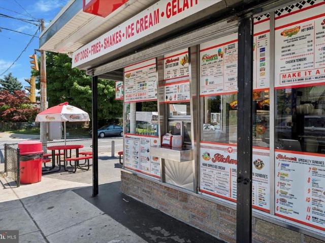 1594 Market