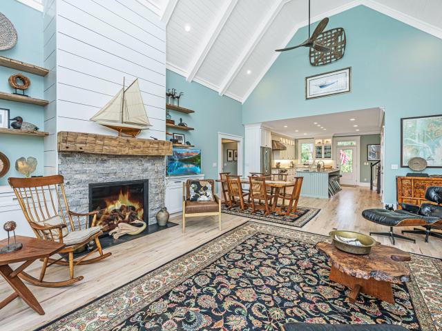 1594 Creekwood Road