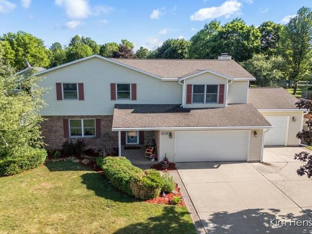 1594 Louva Ct, Belding, MI 48809