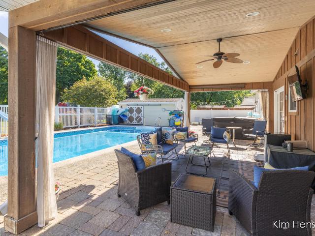 1594 Louva Court