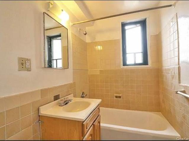 1594 Unionport Road 9D