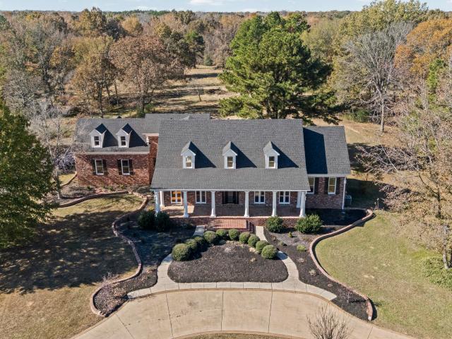 1594 Victoria Road