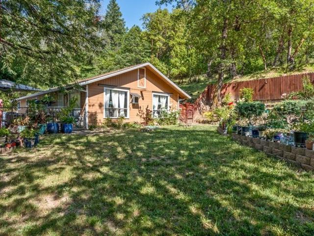 15951 Tomki Rd, Redwood Valley, CA 95470