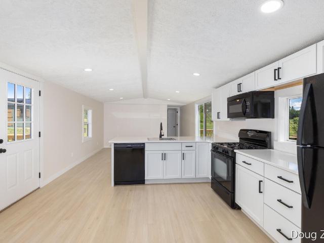 1595 N County Line Road