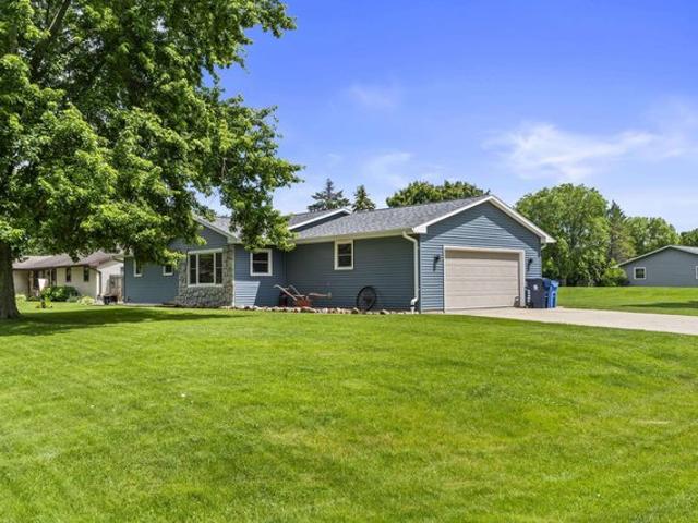 1595 Nelson Ct, Neenah, WI 54956